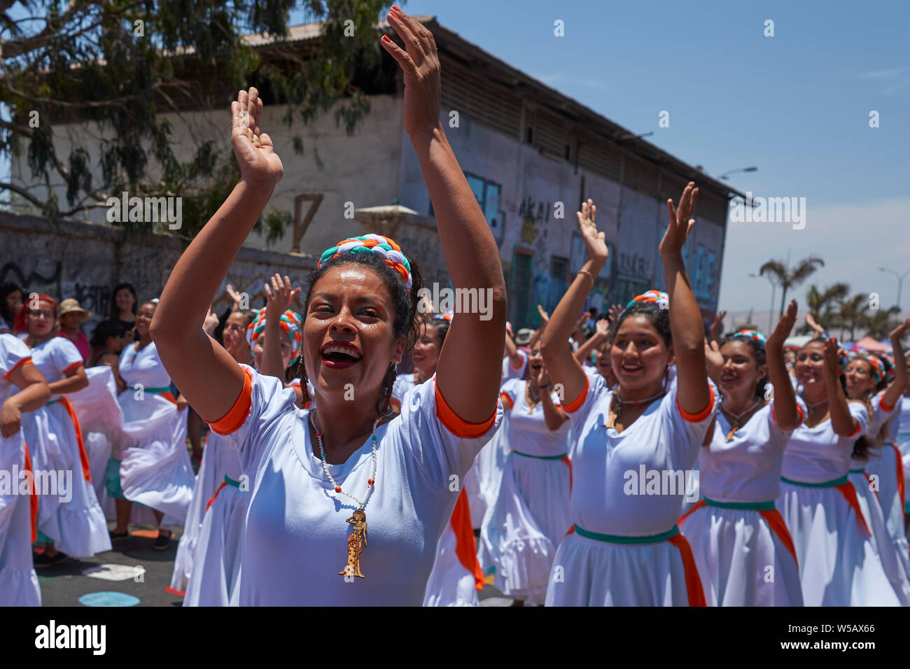 Group of dancers of Africa descent (Afrodescendiente) performing at the ...