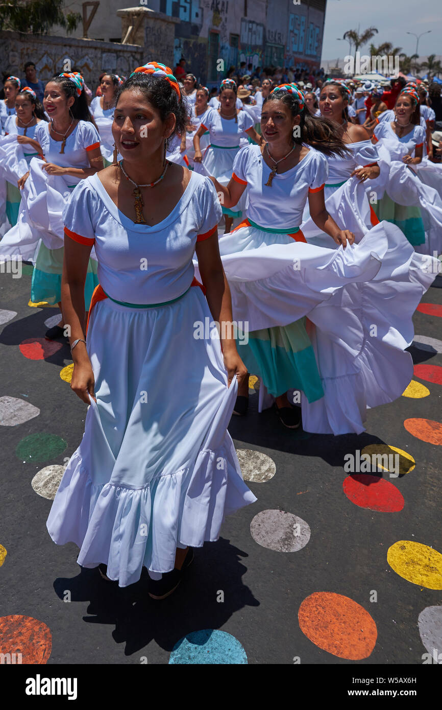 Group of dancers of Africa descent (Afrodescendiente) performing at the ...