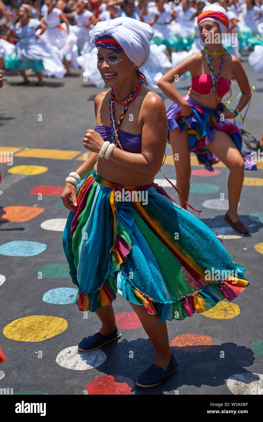 Group of dancers of Africa descent (Afrodescendiente) performing at the ...