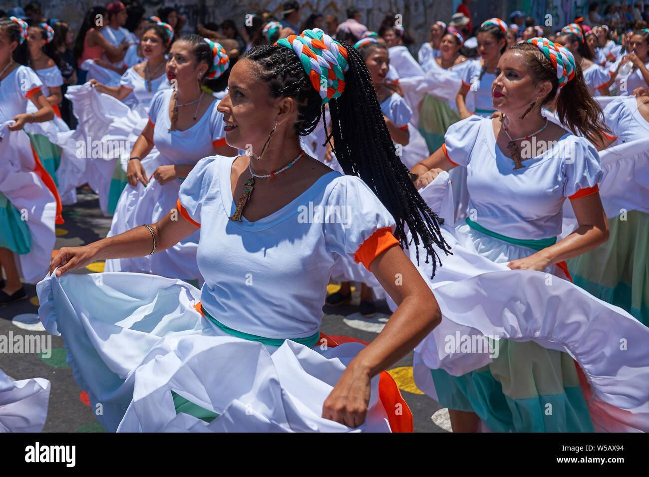 Group of dancers of Africa descent (Afrodescendiente) performing at the ...