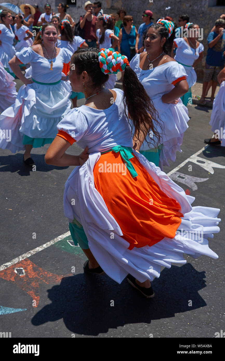 Group of dancers of Africa descent (Afrodescendiente) performing at the ...