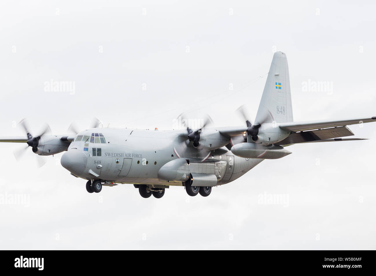 C 130h propeller hi-res stock photography and images - Alamy