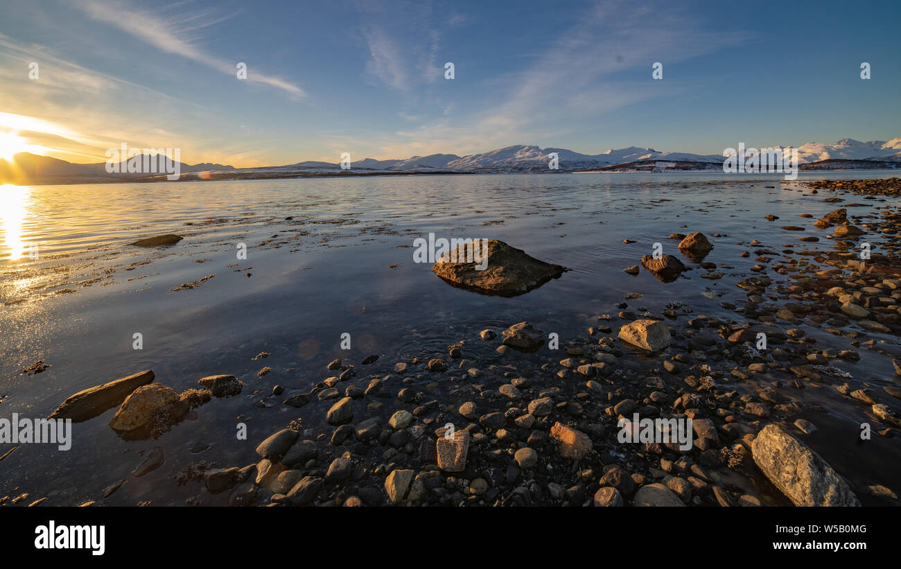 Strand und berge hi-res stock photography and images - Alamy