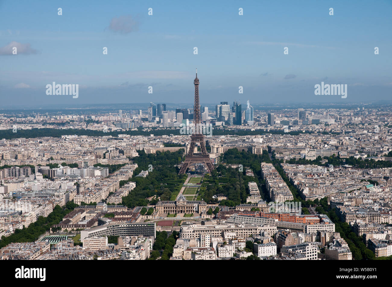 Paris skyline france trocadero dusk hi-res stock photography and images ...