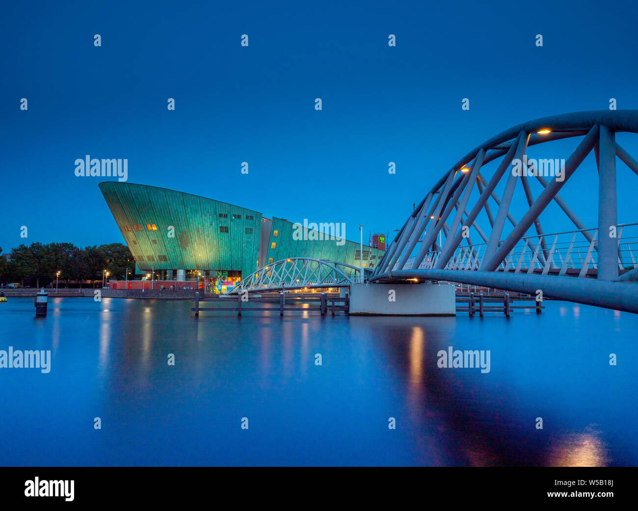 NEMO Science Museum in Amsterdam at Oosterdok Kai, Amsterdam, Noord ...