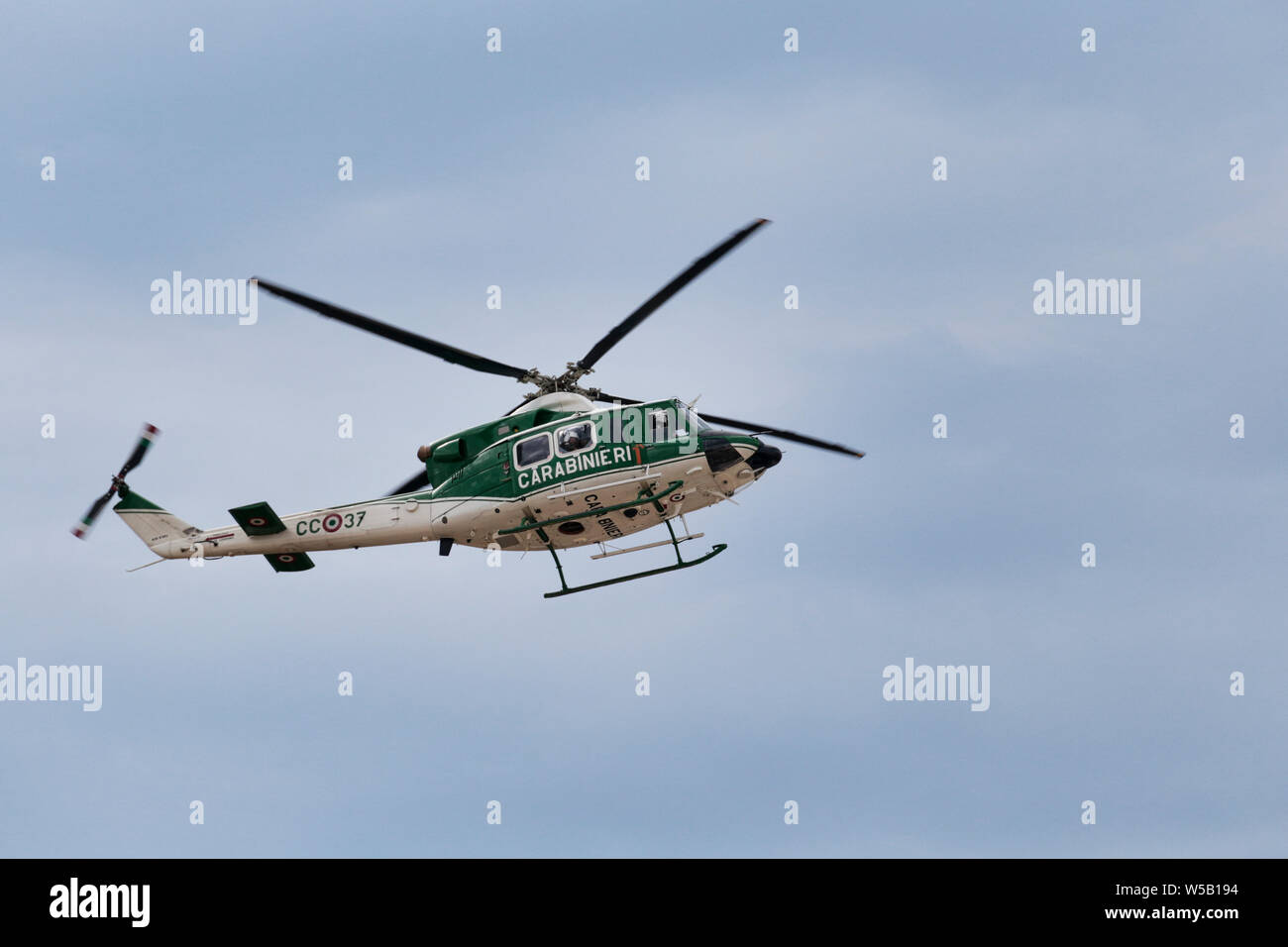Single turbine engine helicopter hi-res stock photography and images ...
