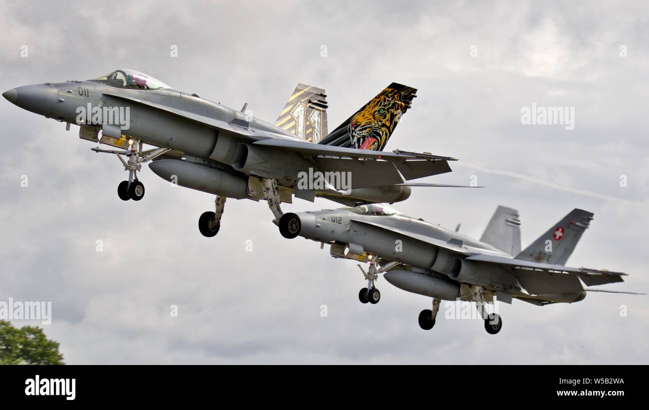 F18 hornet fighter jets hi-res stock photography and images - Alamy