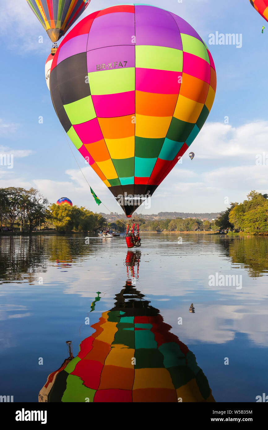 Araçoiaba da Serra, São Paulo, Brazil. 27th July, 2019. Twenty balloons ...