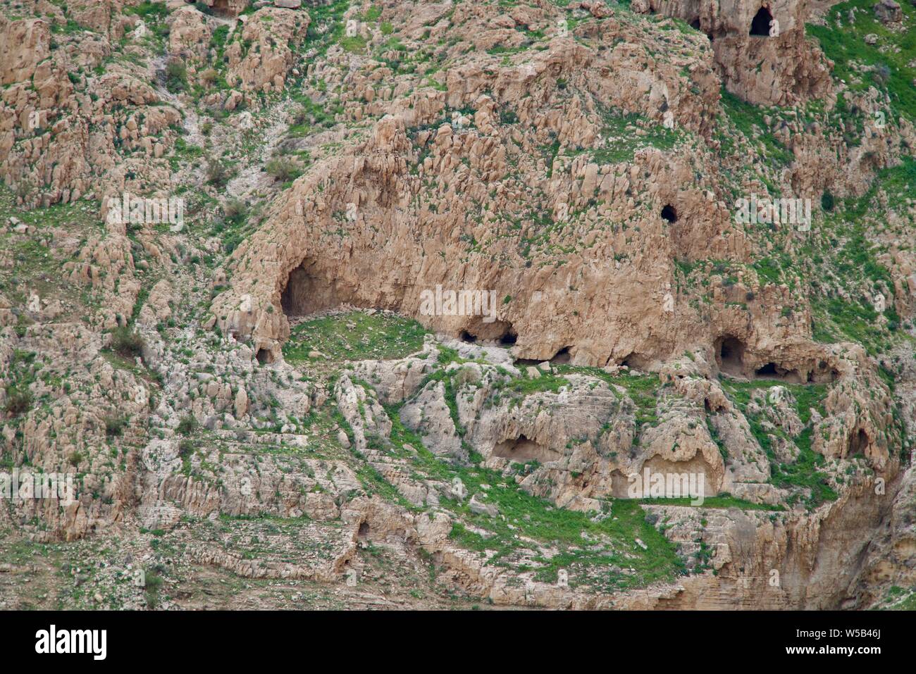 Burrows cave hi-res stock photography and images - Alamy