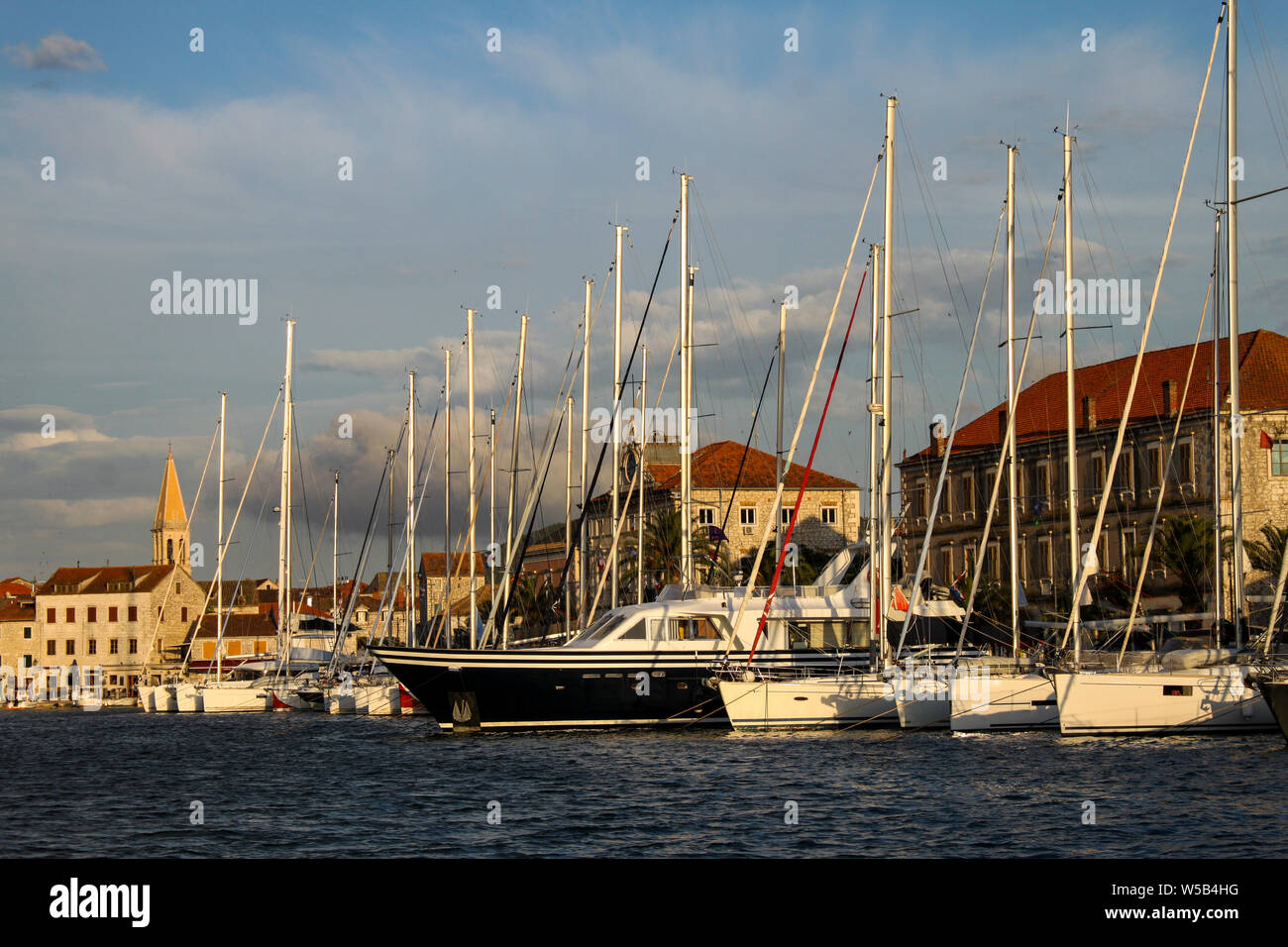 Anchored vessels, boats, ships, sailing boats, etc in Stari grad, Hvar ...
