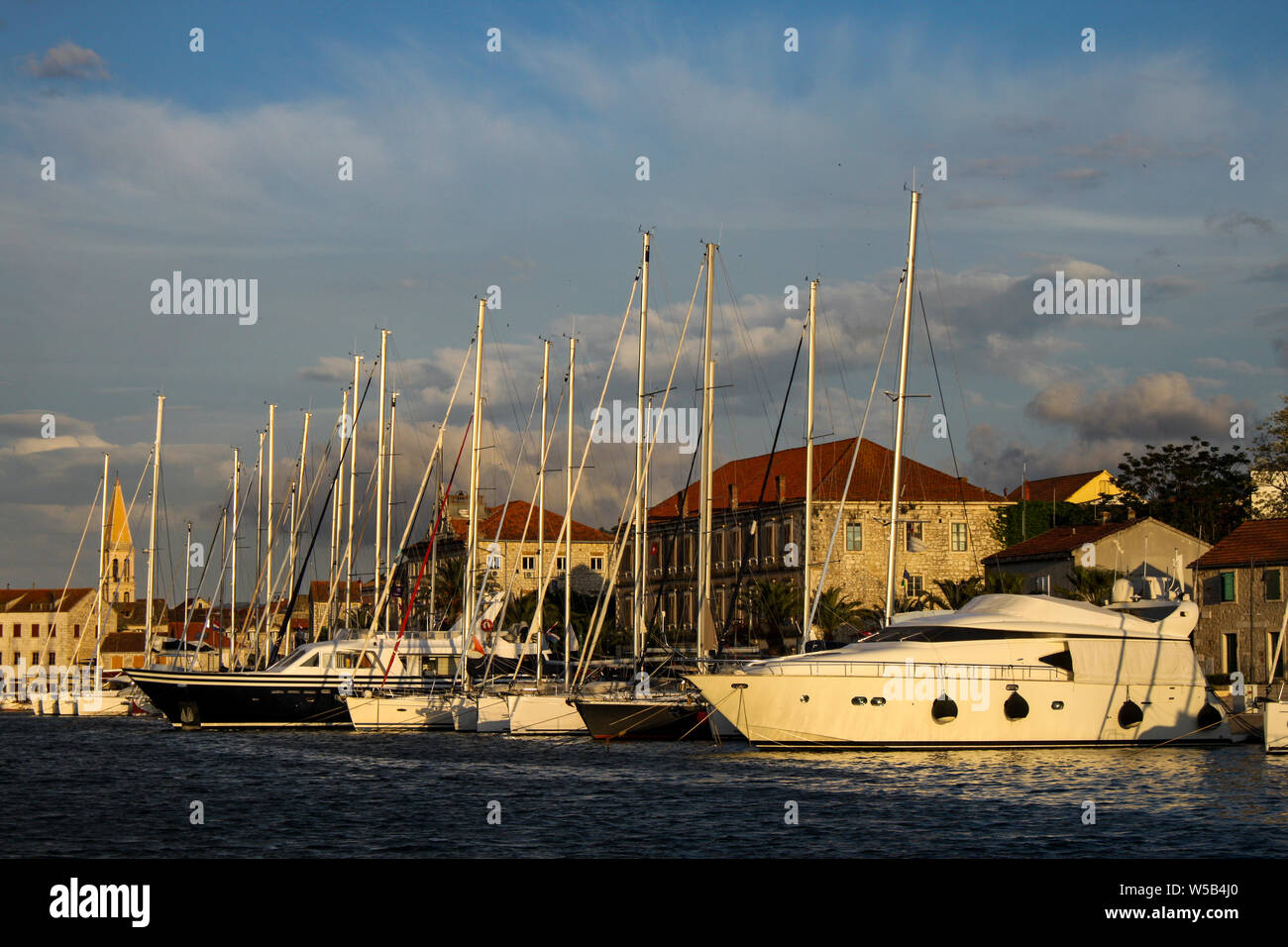 Anchored vessels, boats, ships, sailing boats, etc in Stari grad, Hvar ...