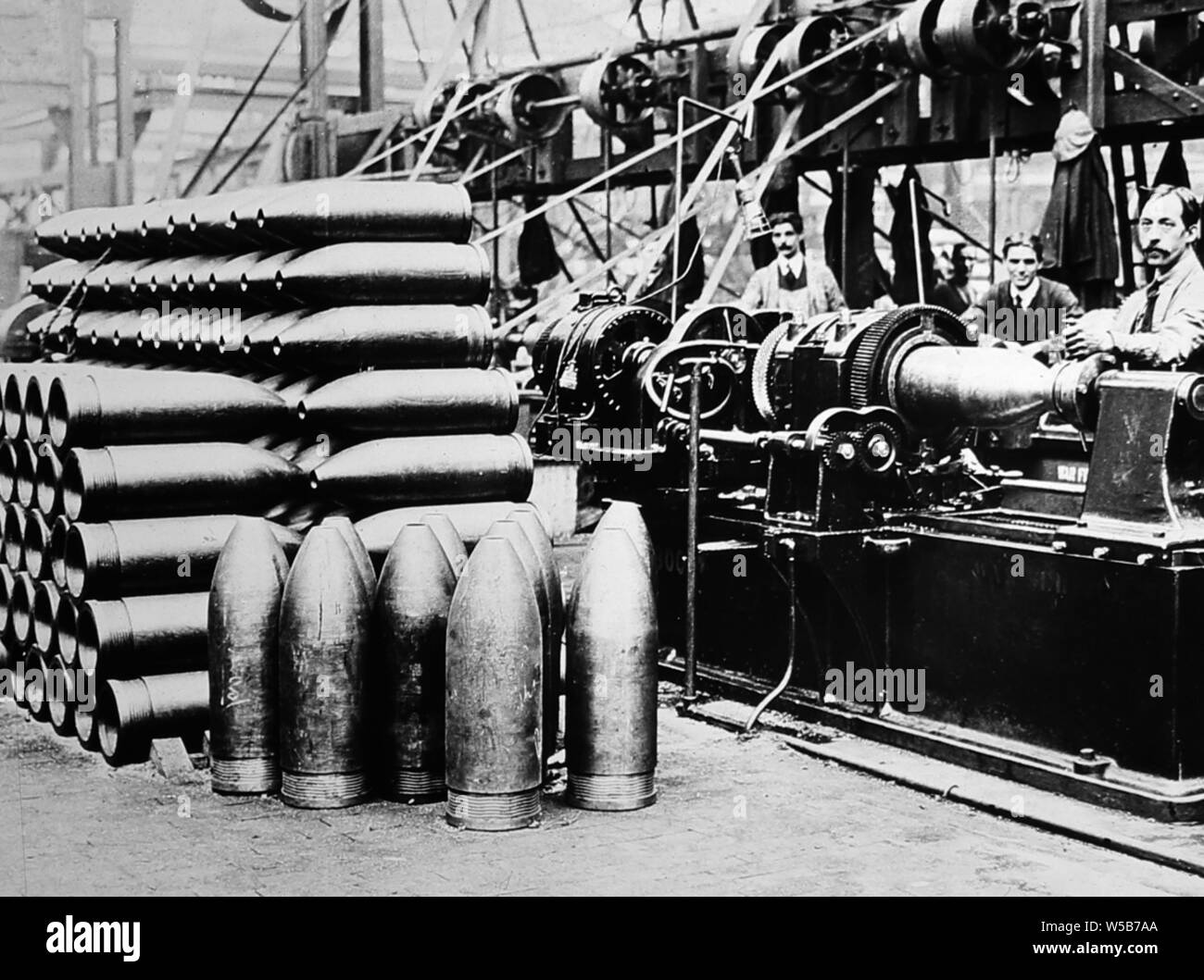Munitions factory during ww1 Black and White Stock Photos & Images - Alamy