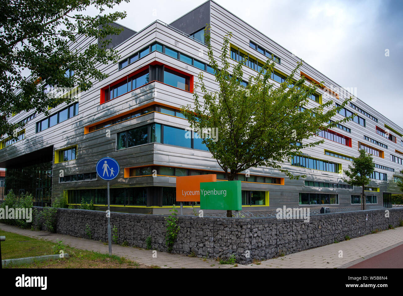 Middelbare school hi-res stock photography and images - Alamy