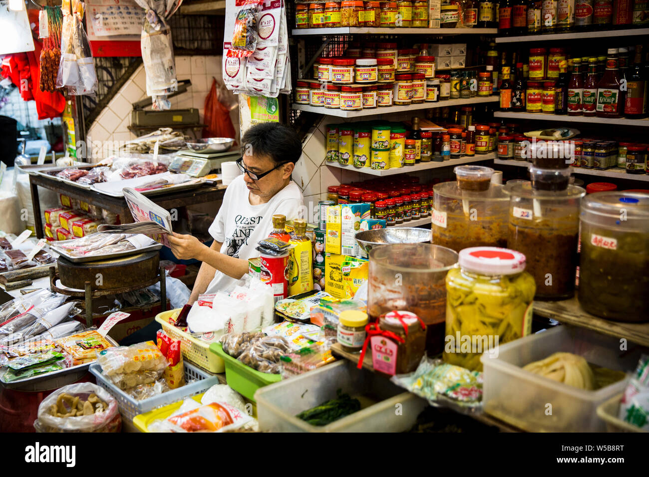 Reading street food market hi-res stock photography and images - Alamy