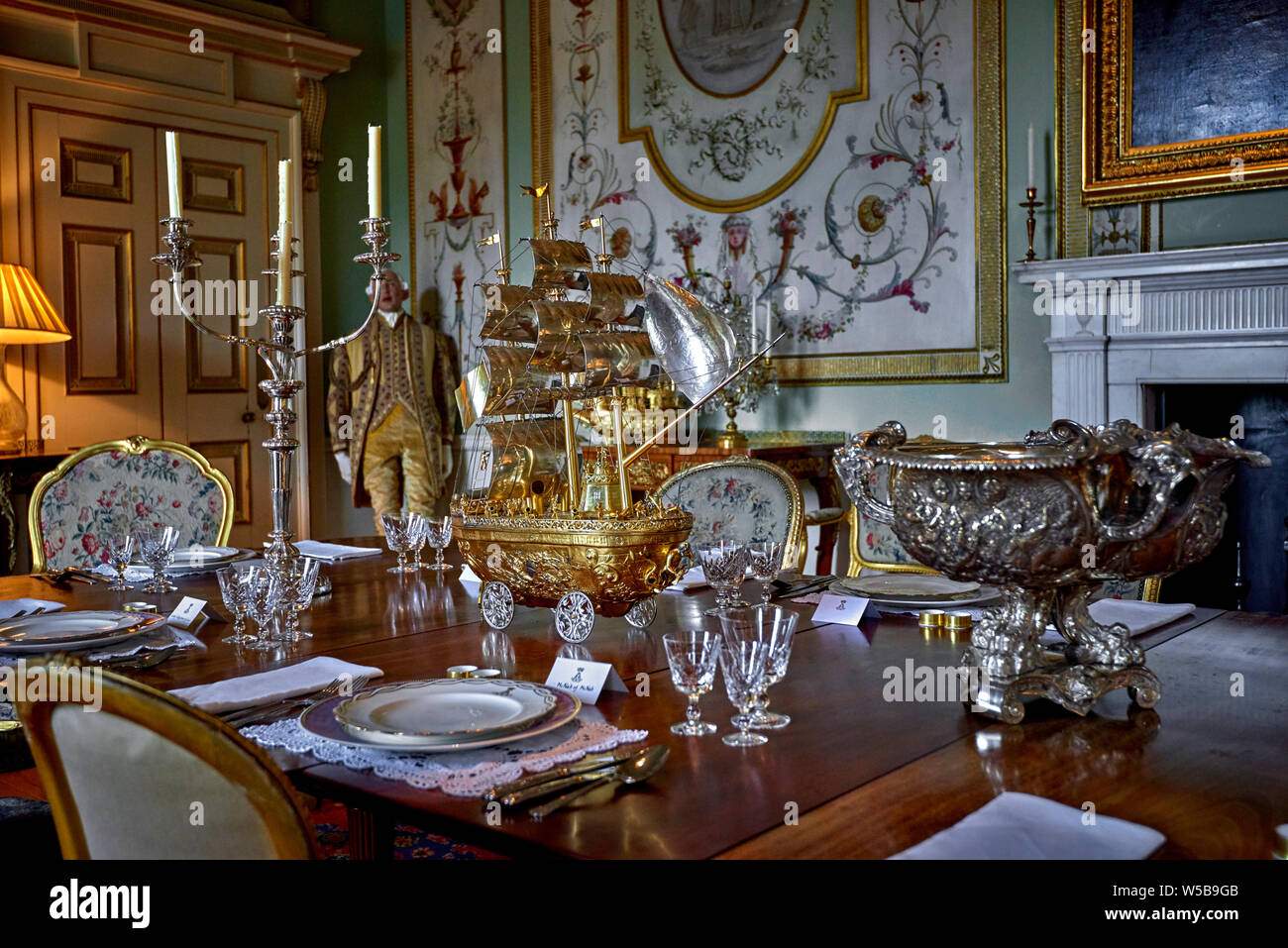 Inveraray Castle (INVC Stock Photo - Alamy