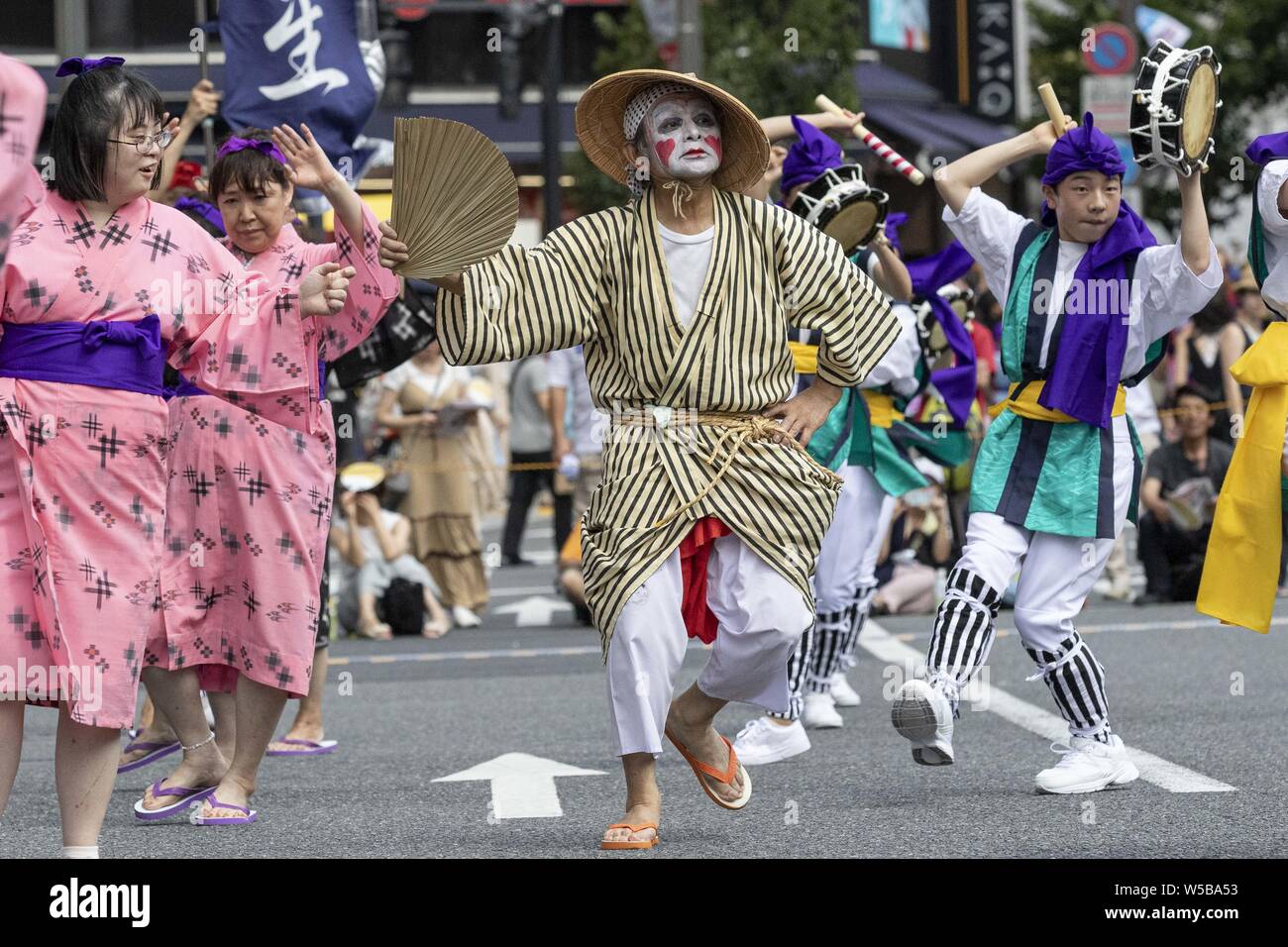 Tokyo, Japan. 27th July, 2019. Eisa dancers perform during the Shinjuku ...