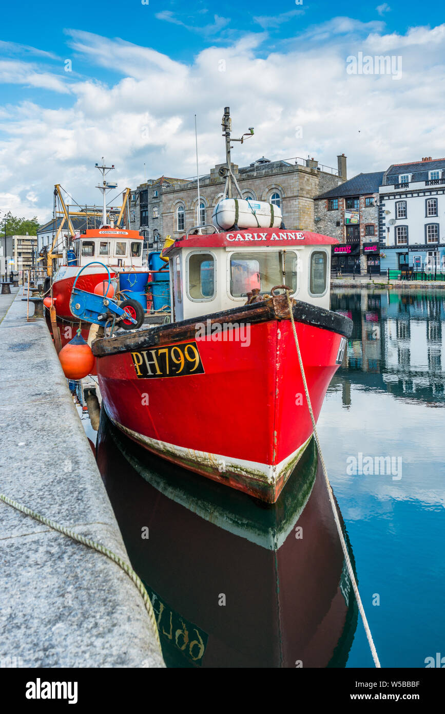 Little red fishing boat at Sutton Harbour, formerly known as Sutton ...