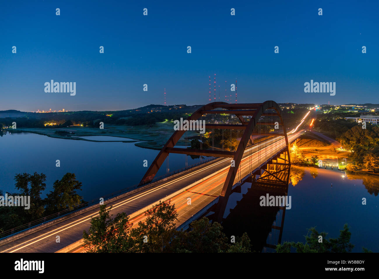 Night View of the Austin 360 Bridge With Austin Downtown Skyline in the ...