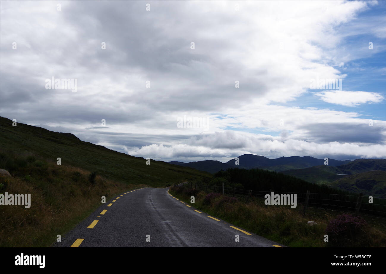 The road less traveled hi-res stock photography and images - Alamy