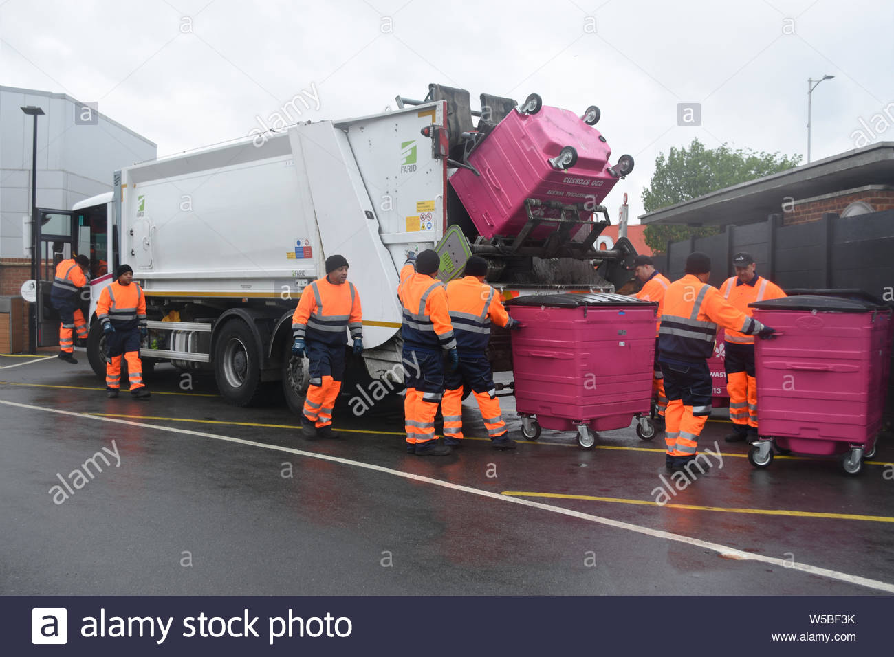 Veolia Rubbish Truck Stock Photos & Veolia Rubbish Truck Stock Images ...