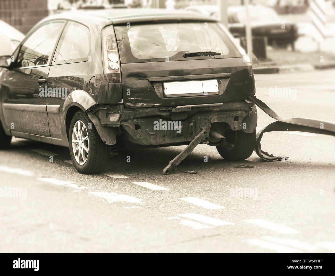 Broken back hi-res stock photography and images - Alamy