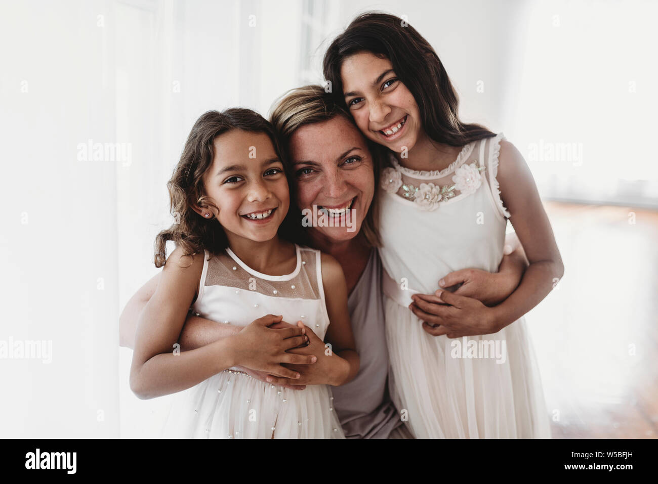 Happy latino family hi-res stock photography and images - Alamy