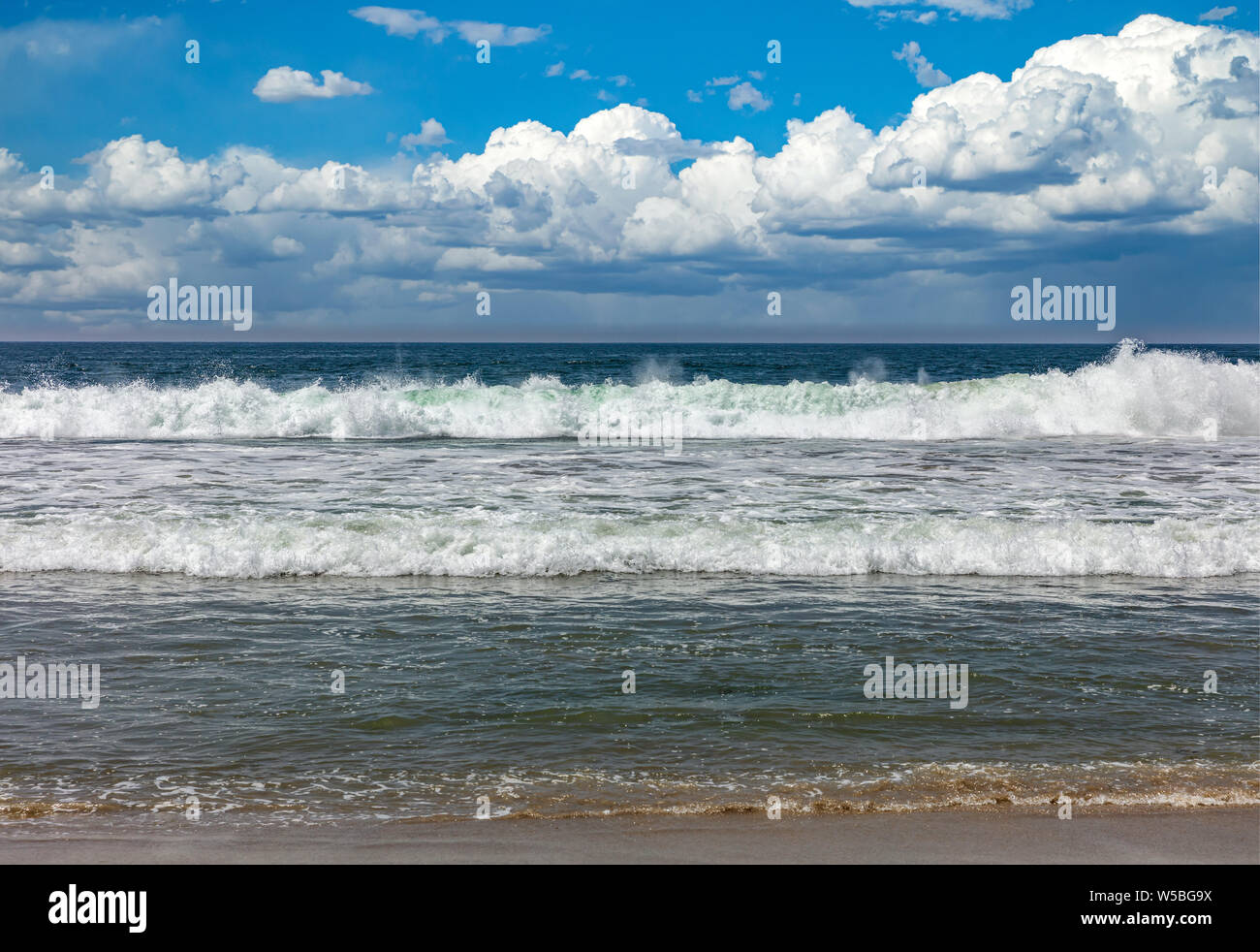 Empty ocean in a cloudy day hi-res stock photography and images - Alamy