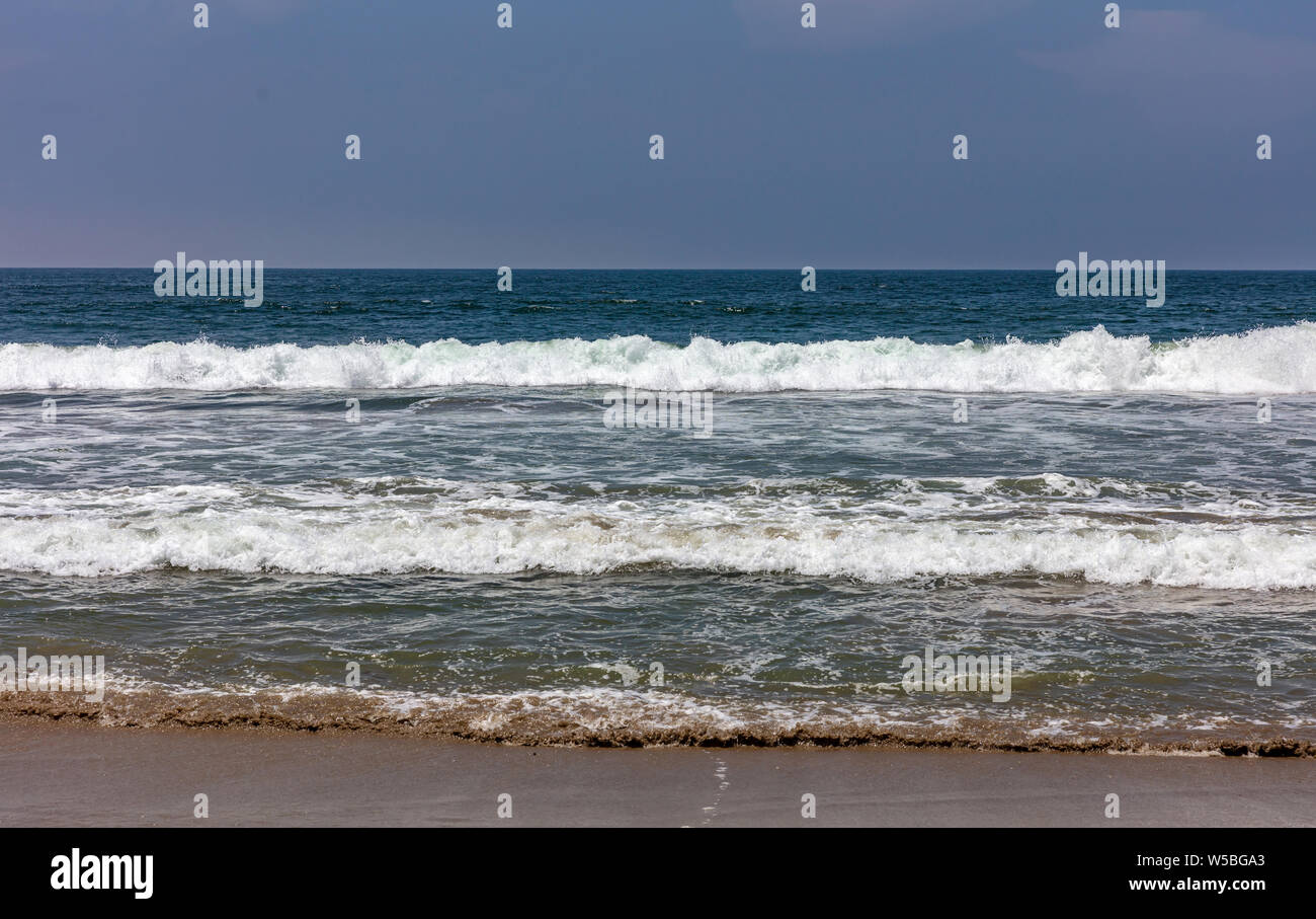 Empty ocean in a cloudy day hi-res stock photography and images - Alamy