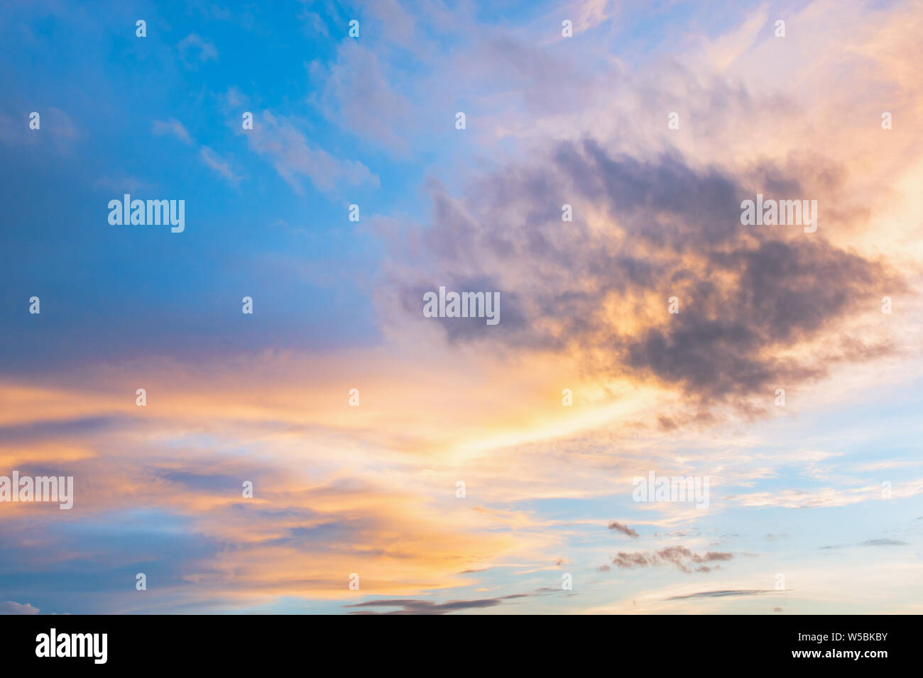 Sky and cloud at sunset with sunset light effects background. clouds ...