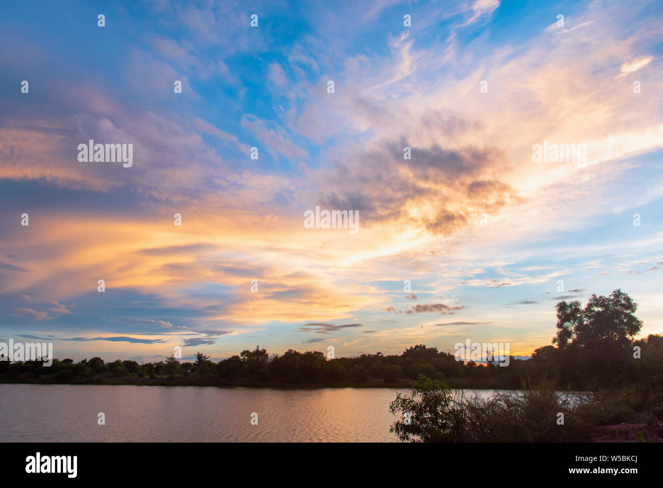 Sky and cloud at sunset with sunset light effects background. clouds ...