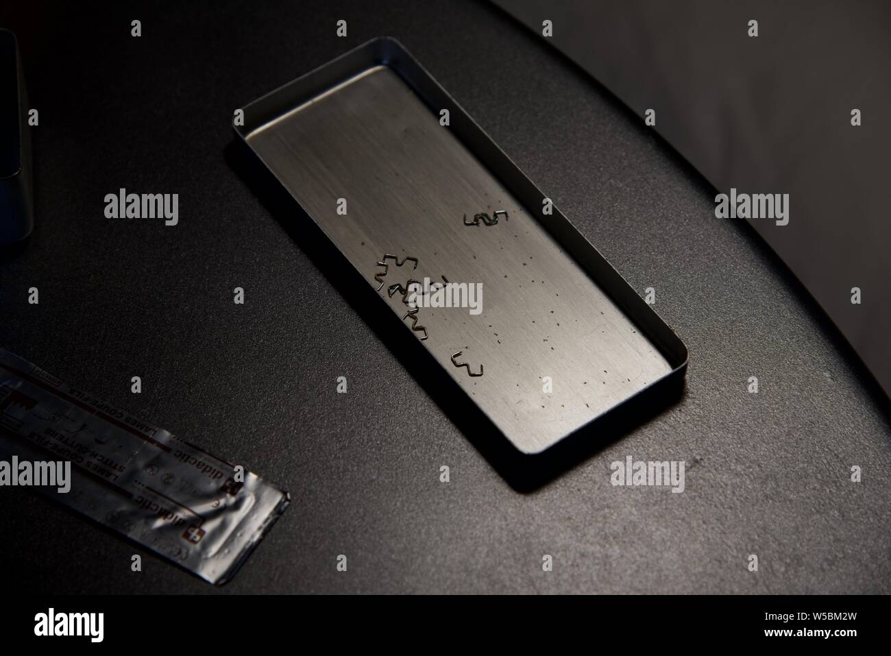 Surgical staples hi-res stock photography and images - Alamy