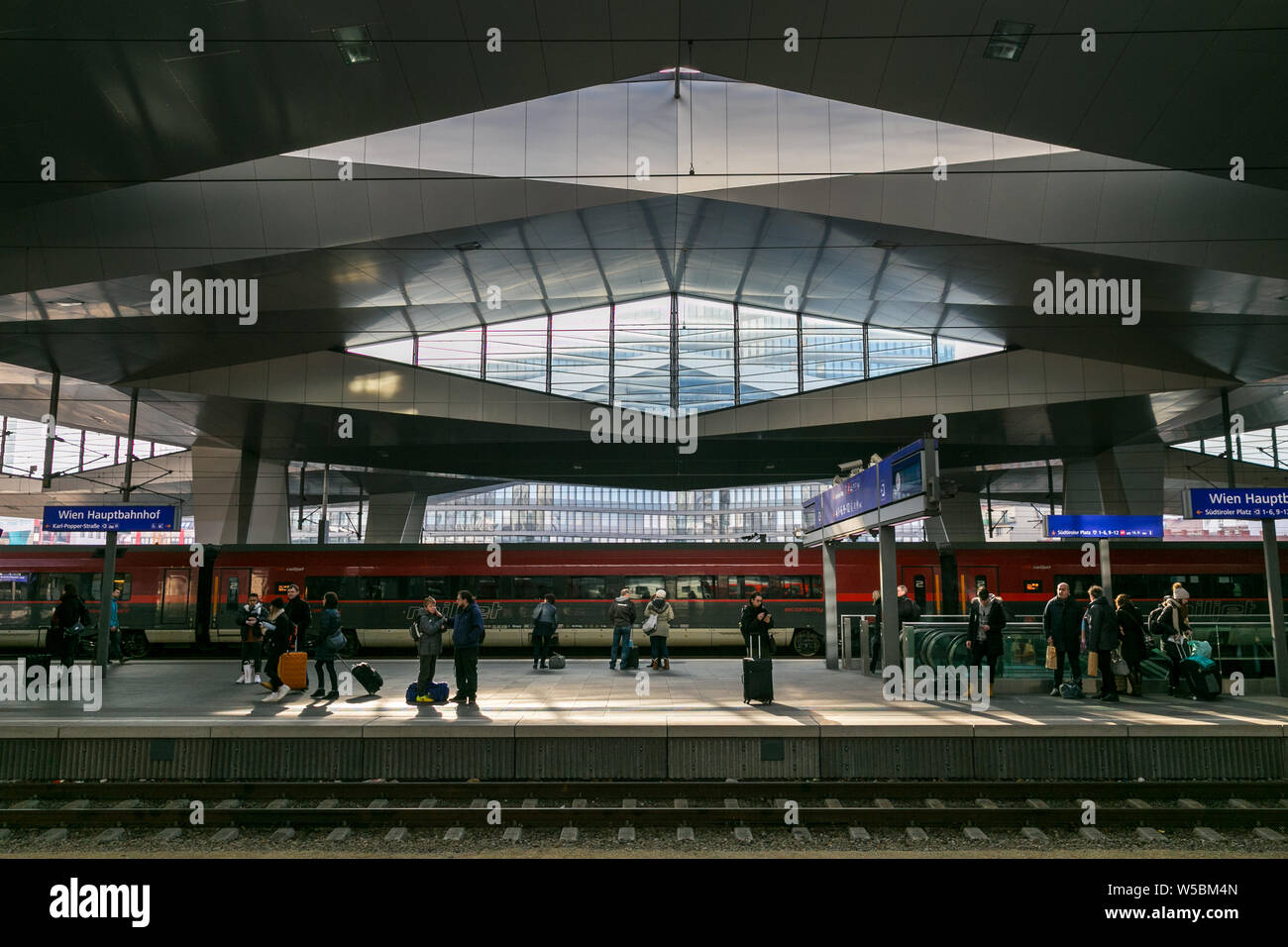 Hauptbahnhof wien hauptbahnhof hi-res stock photography and images - Alamy