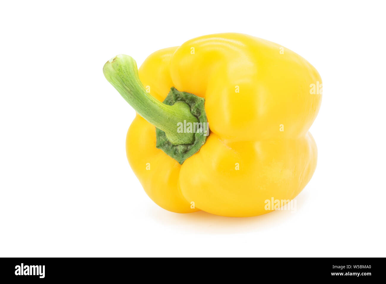 Yellow bell pepper or Sweet pepper or Capcicum isolated on white ...