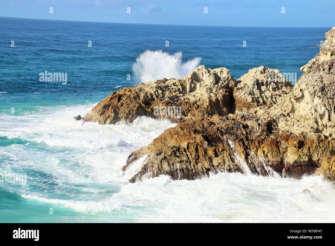 Rocky outcrop water hi-res stock photography and images - Alamy