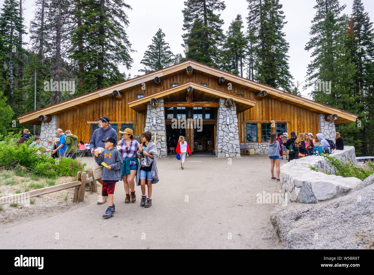 Yosemite visitor information hi-res stock photography and images - Alamy