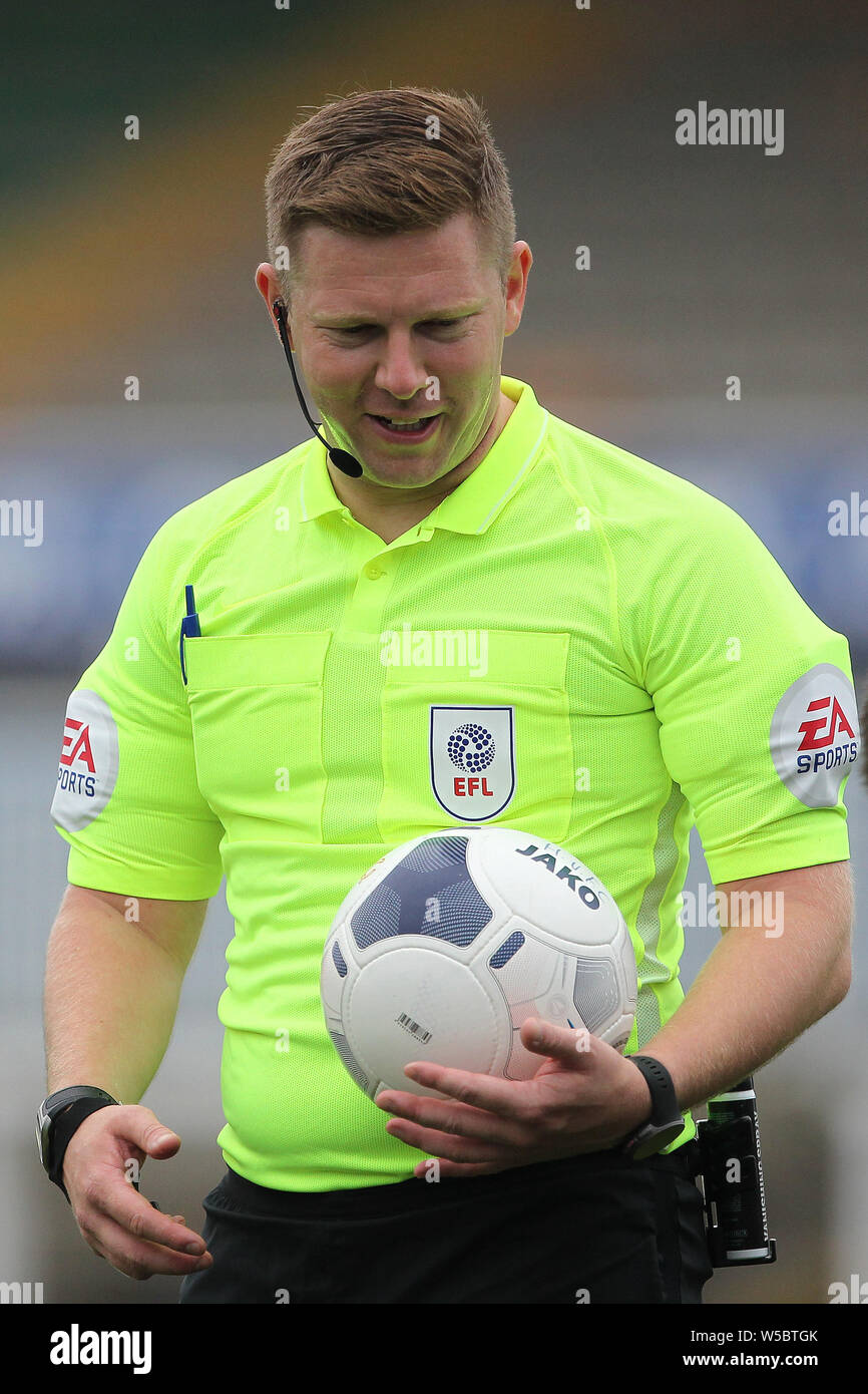 Referee of the season hi-res stock photography and images - Alamy