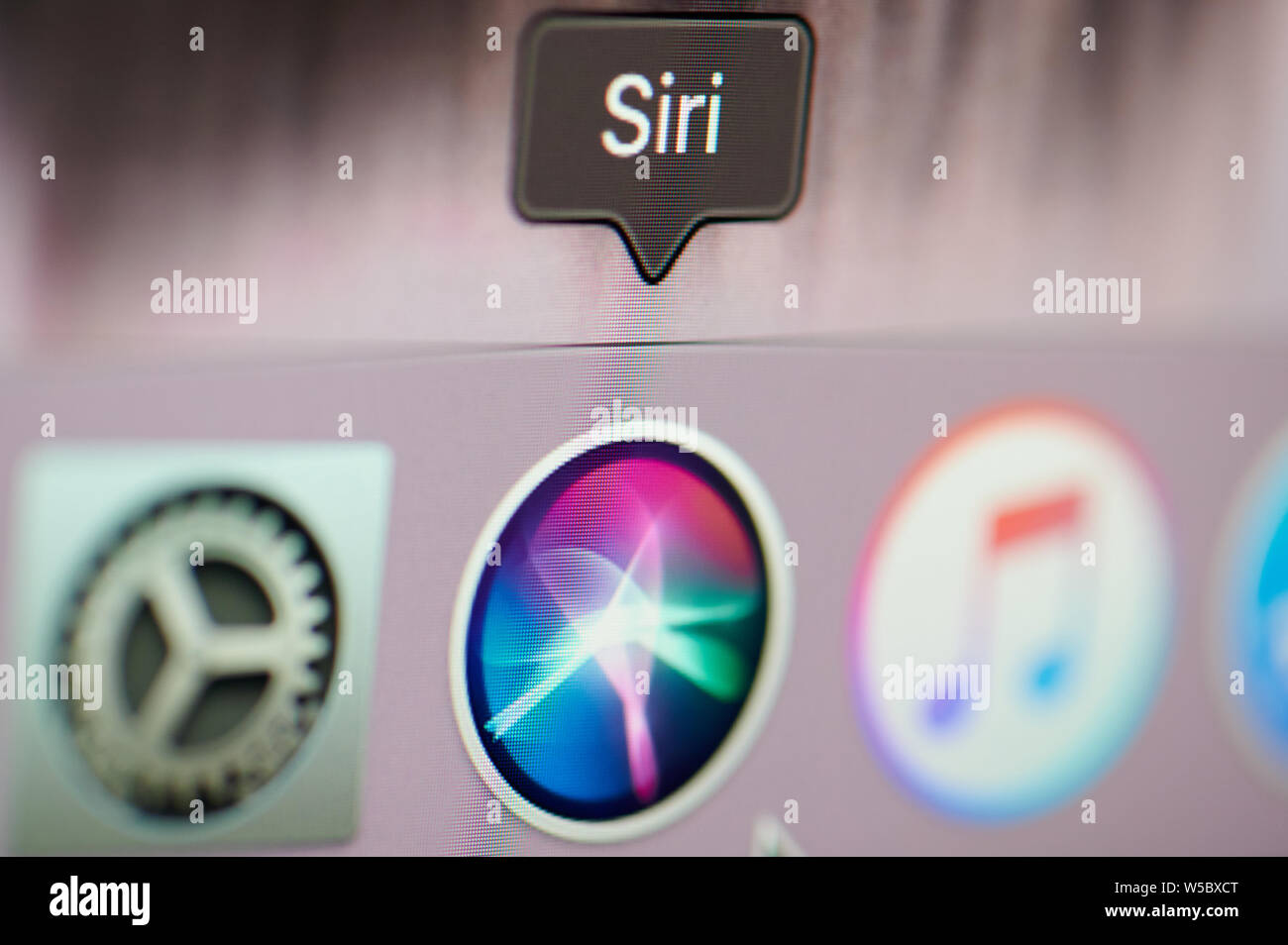 Siri logo hi-res stock photography and images - Alamy