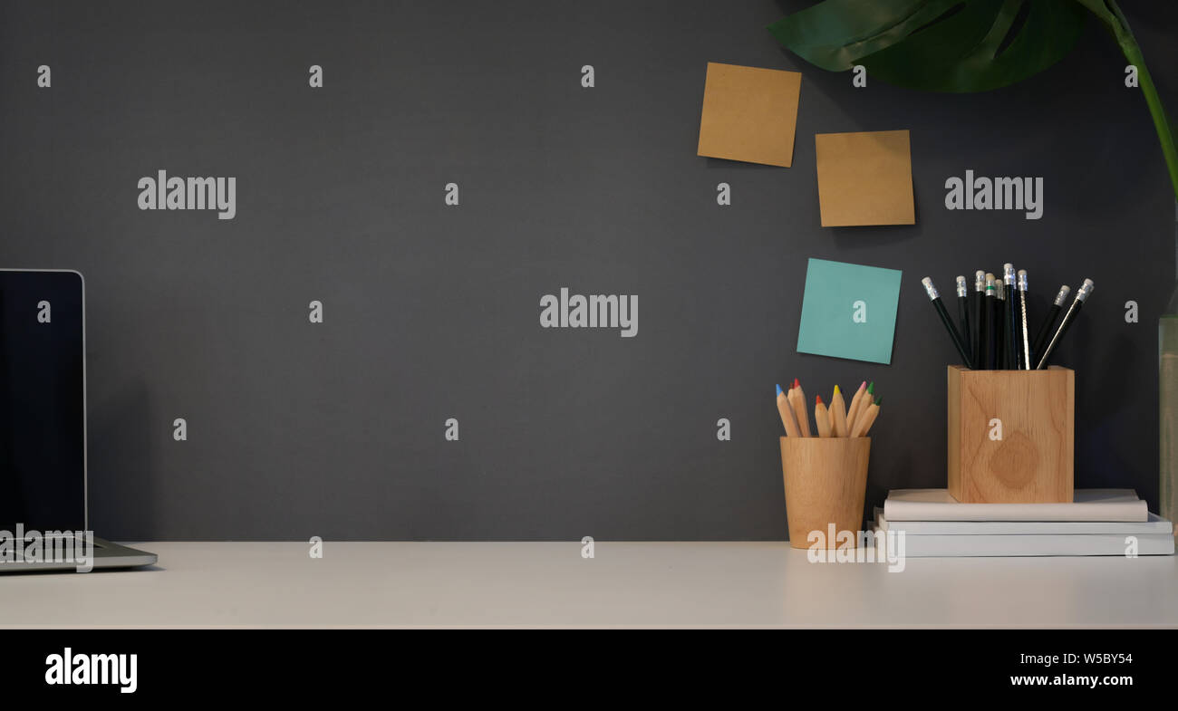 Stationary supplies interior hi-res stock photography and images - Alamy