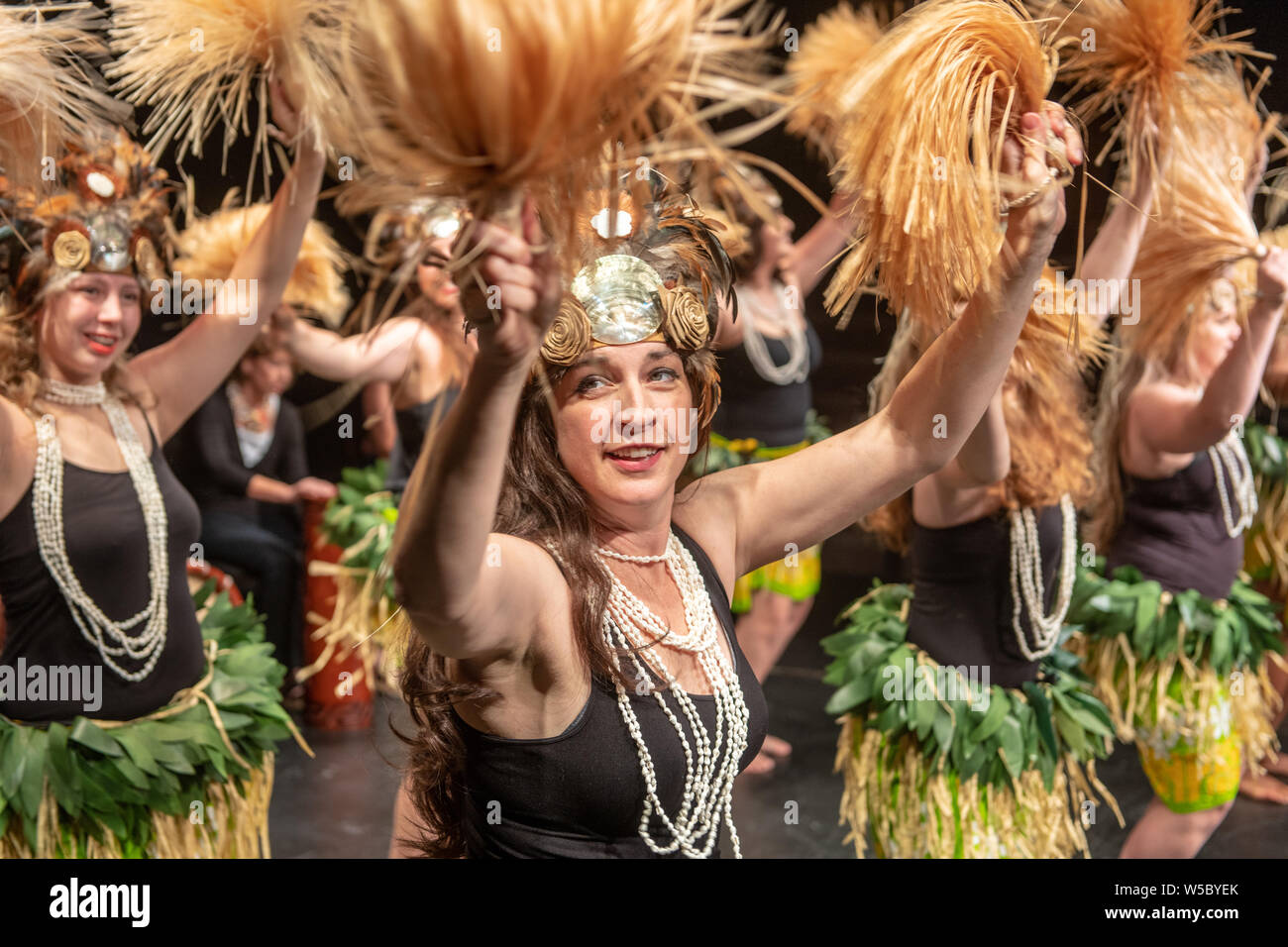 Traditions polynesia hi-res stock photography and images - Alamy