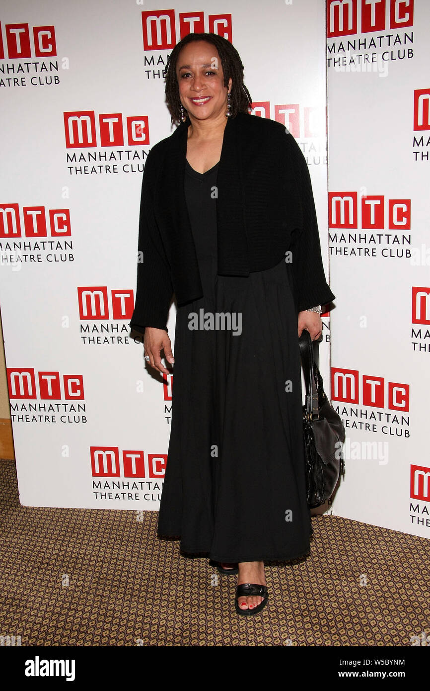 S epatha merkerson hi-res stock photography and images - Alamy