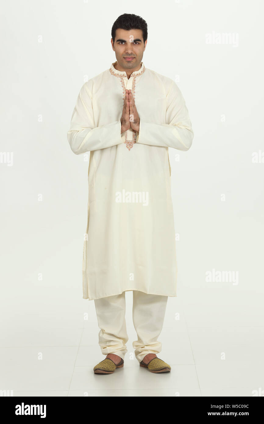 Indian namaskar prayer hands hi-res stock photography and images - Alamy