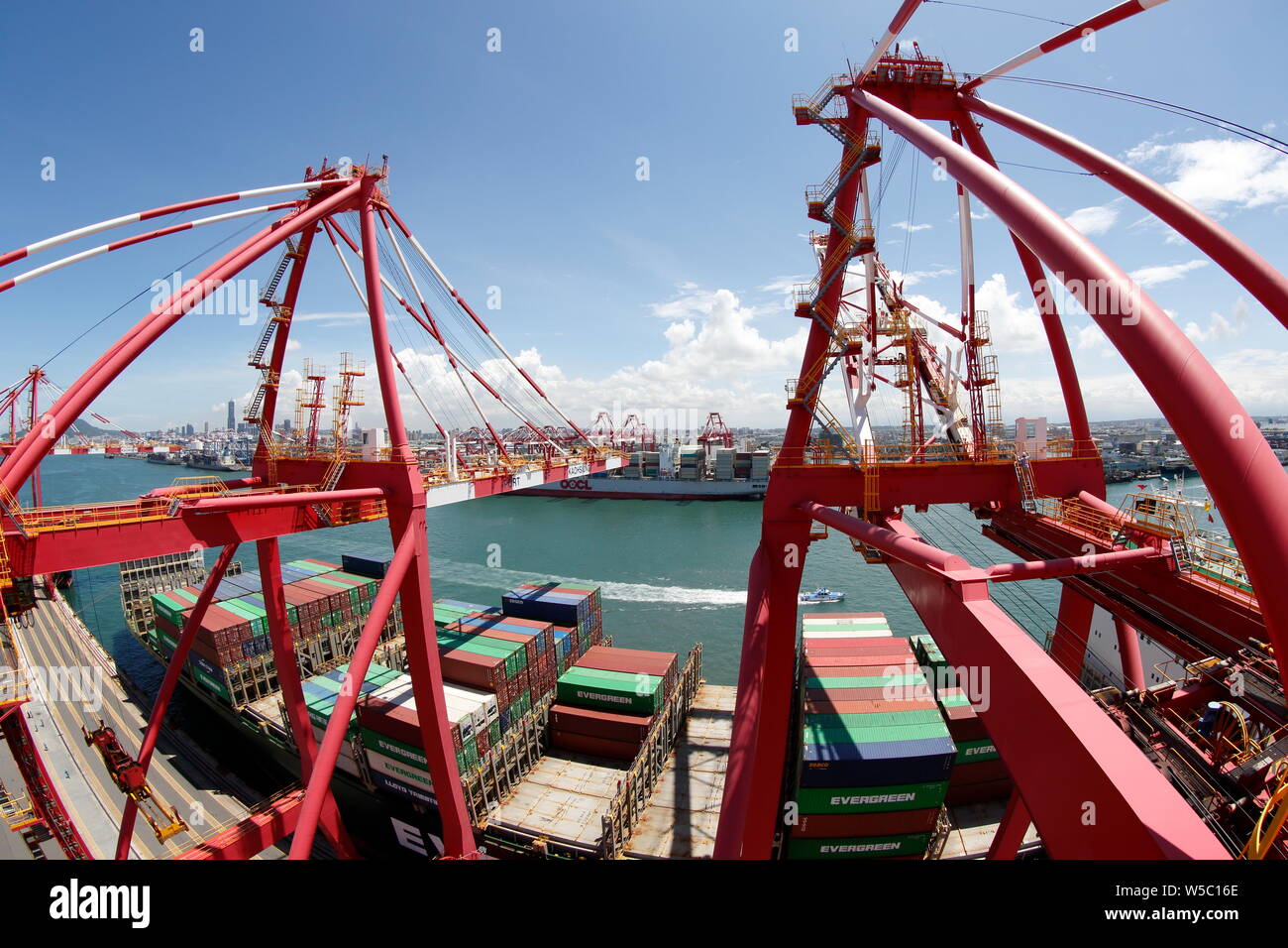 Gantry crane and portal container crane work in Kaohsiung port, Taiwan ...