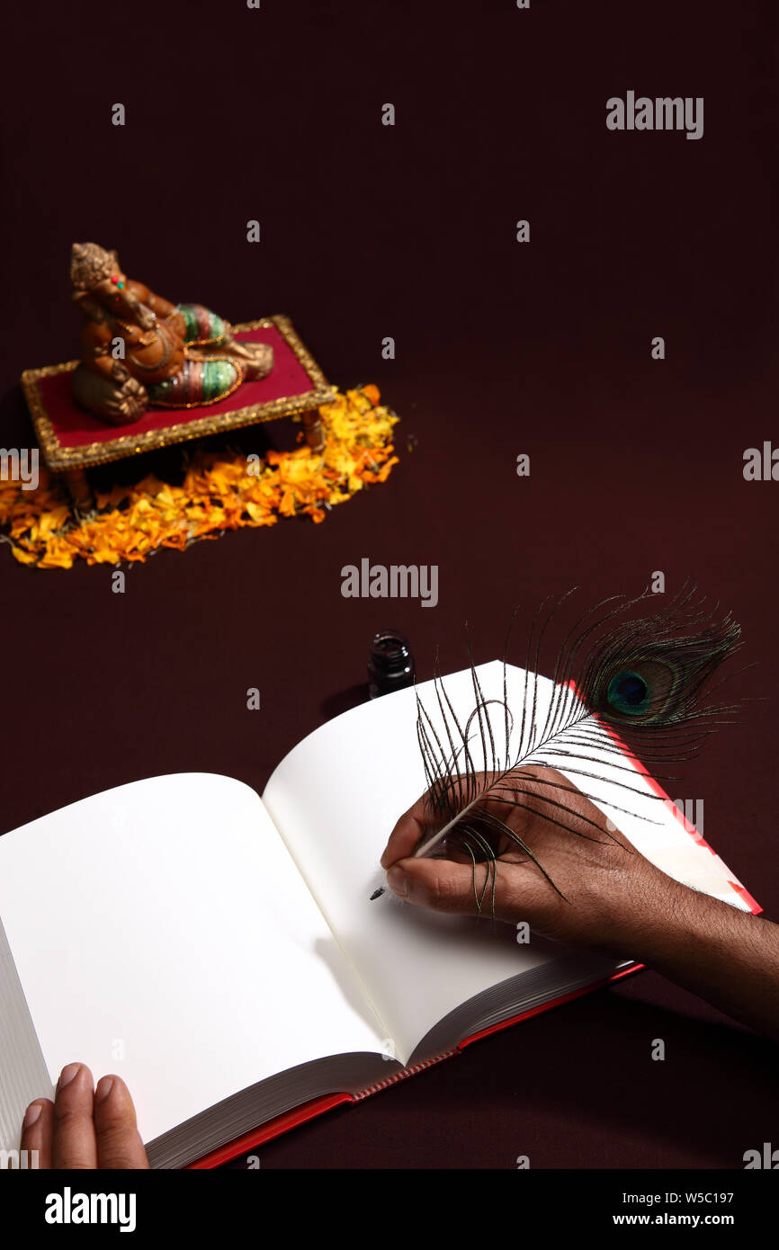 Man Quill Writing High Resolution Stock Photography and Images - Alamy