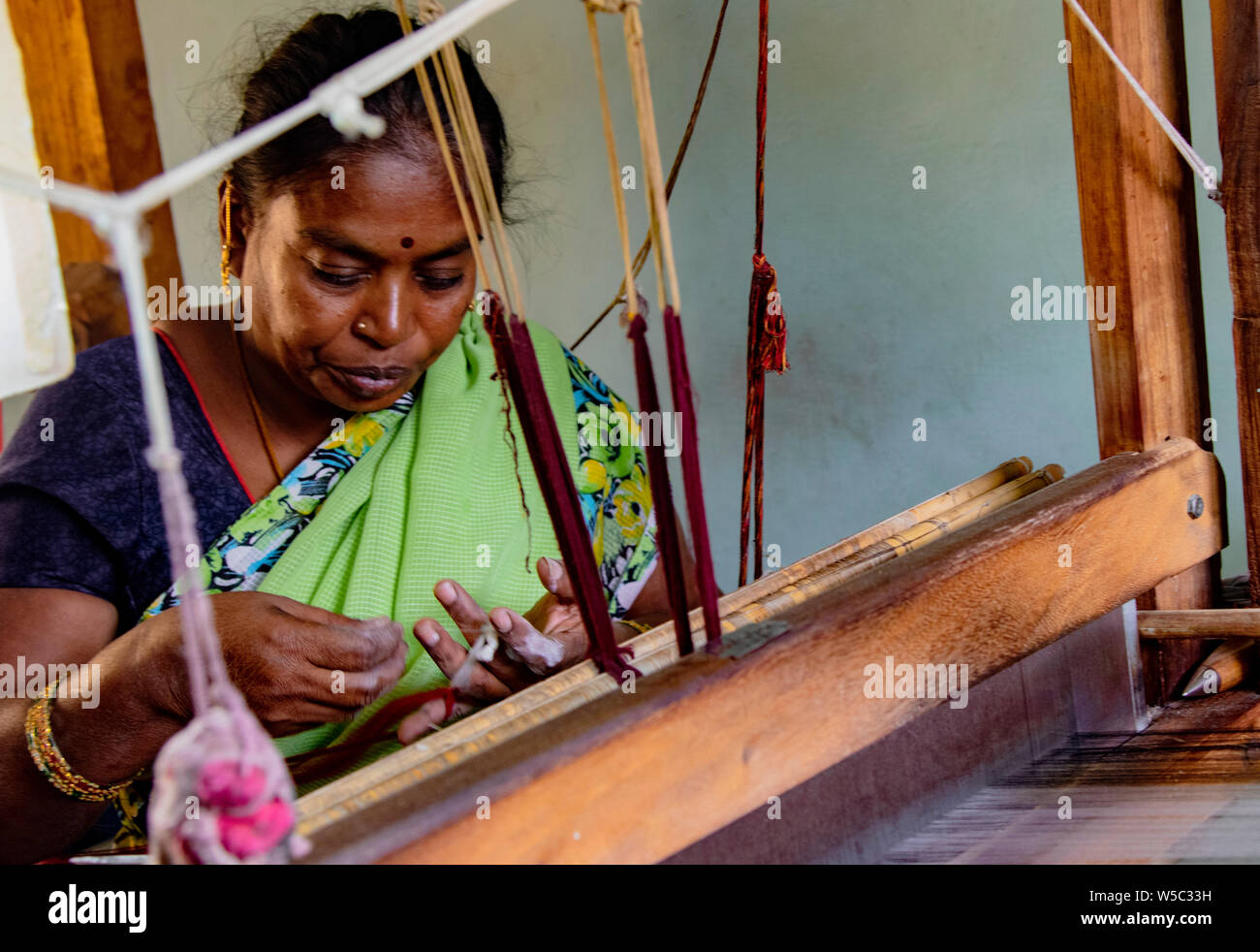 Rug weaving india hi-res stock photography and images - Alamy