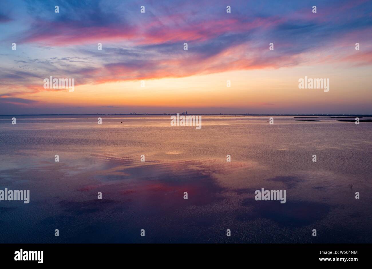 Mobile bay shoreline hi-res stock photography and images - Alamy