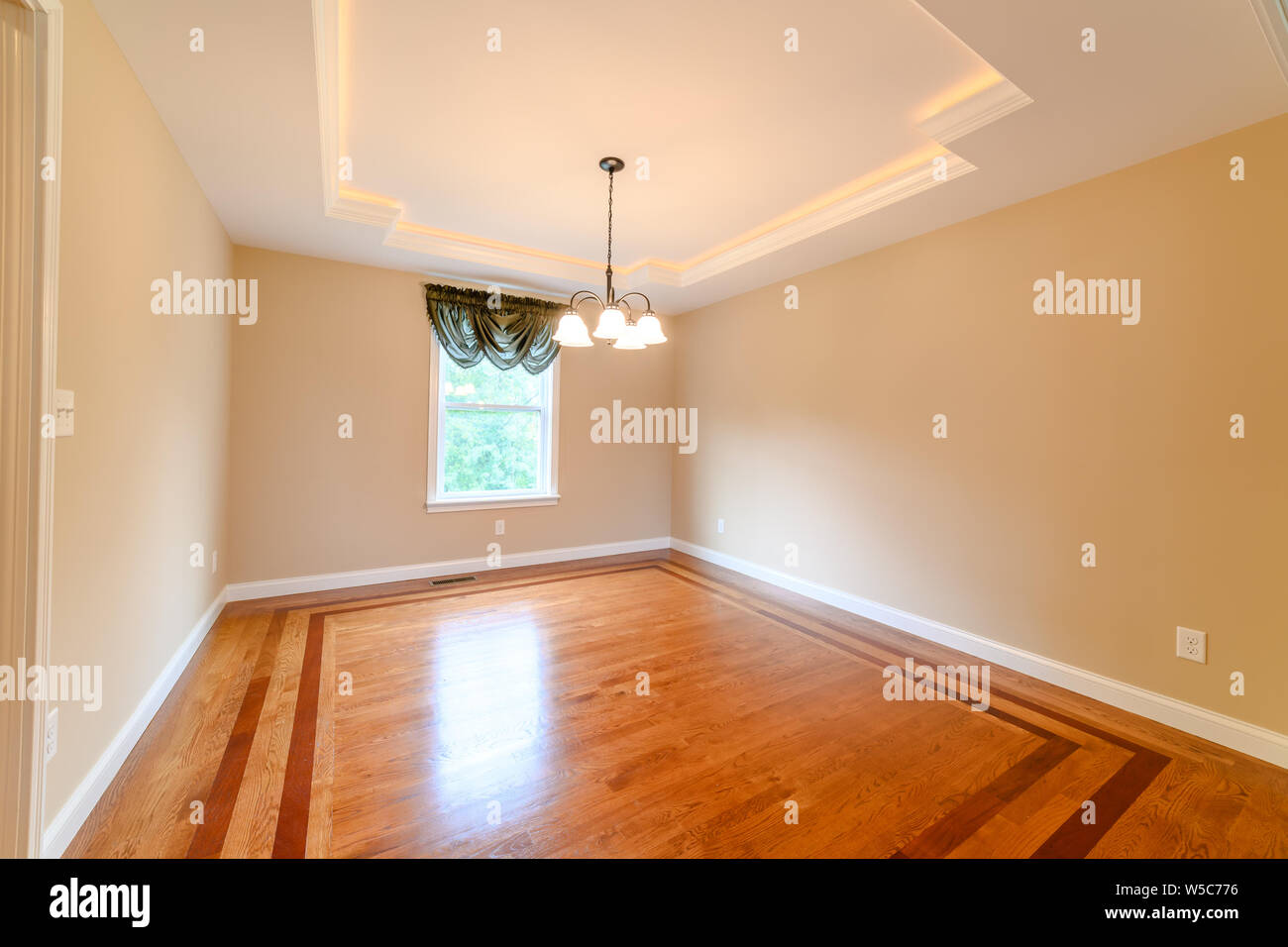 A undecorated bedroom in the American suburbs Stock Photo - Alamy