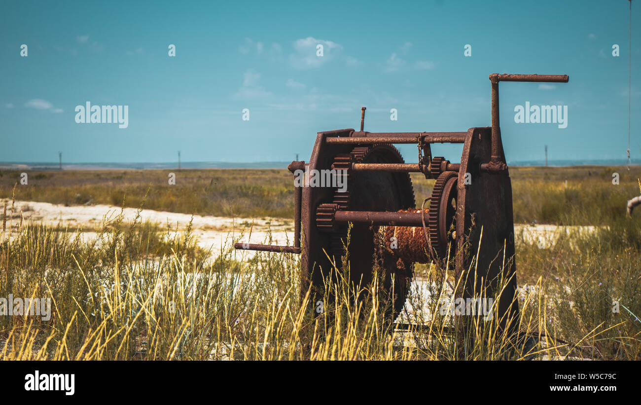 Rusty old metal winch hi-res stock photography and images - Alamy