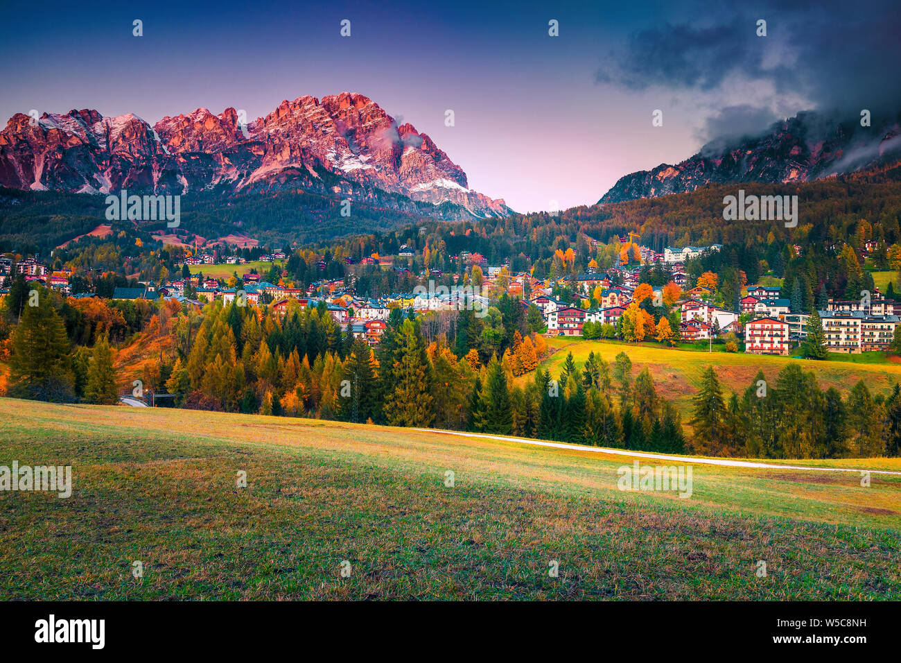 Alpine resort hi-res stock photography and images - Alamy