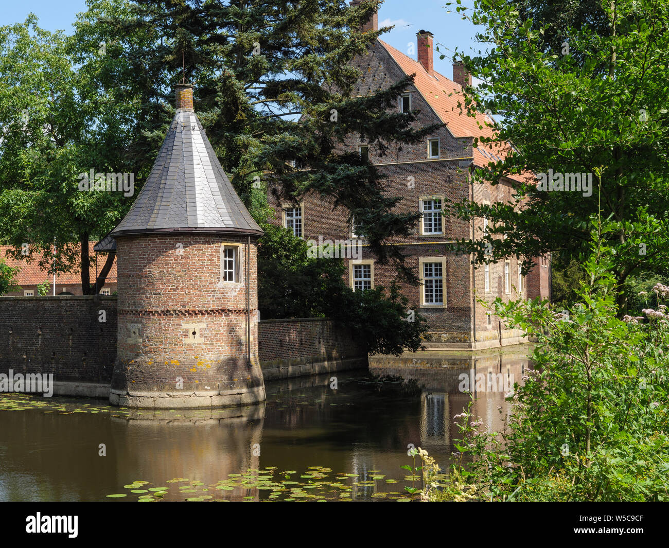 small castle in the german muensterland Stock Photo - Alamy