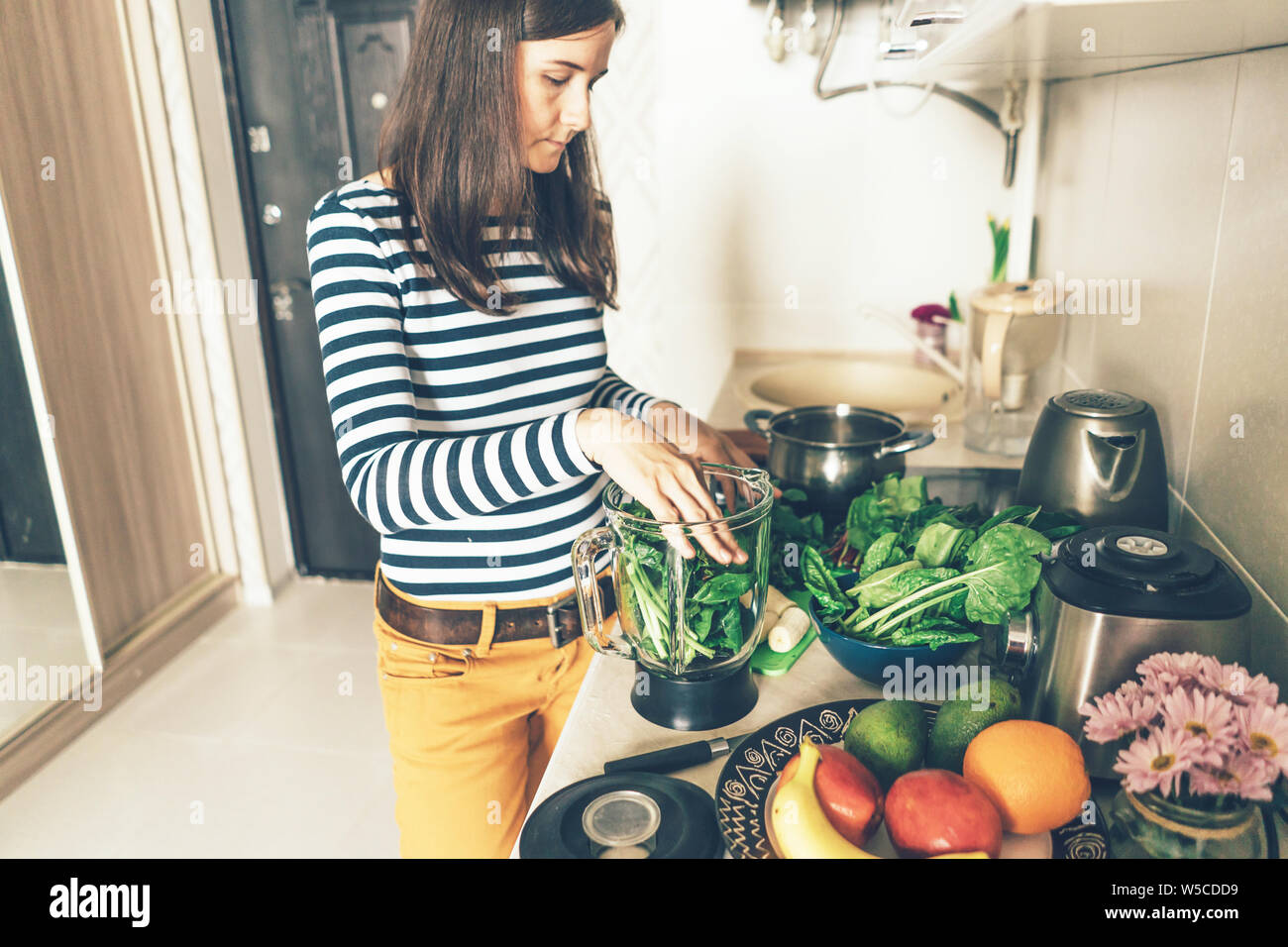 Juice blender hi-res stock photography and images - Alamy